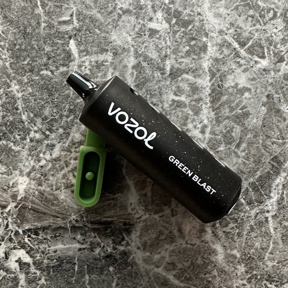 Vozol Gear 10000 Green Blast💨‣ Only £16👍